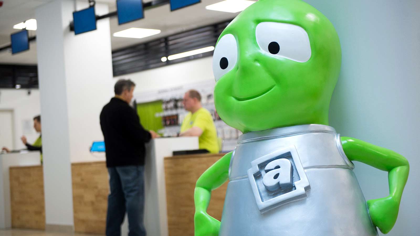 Jogsértő Black Friday akció miatt büntették az Alzát - HWSW